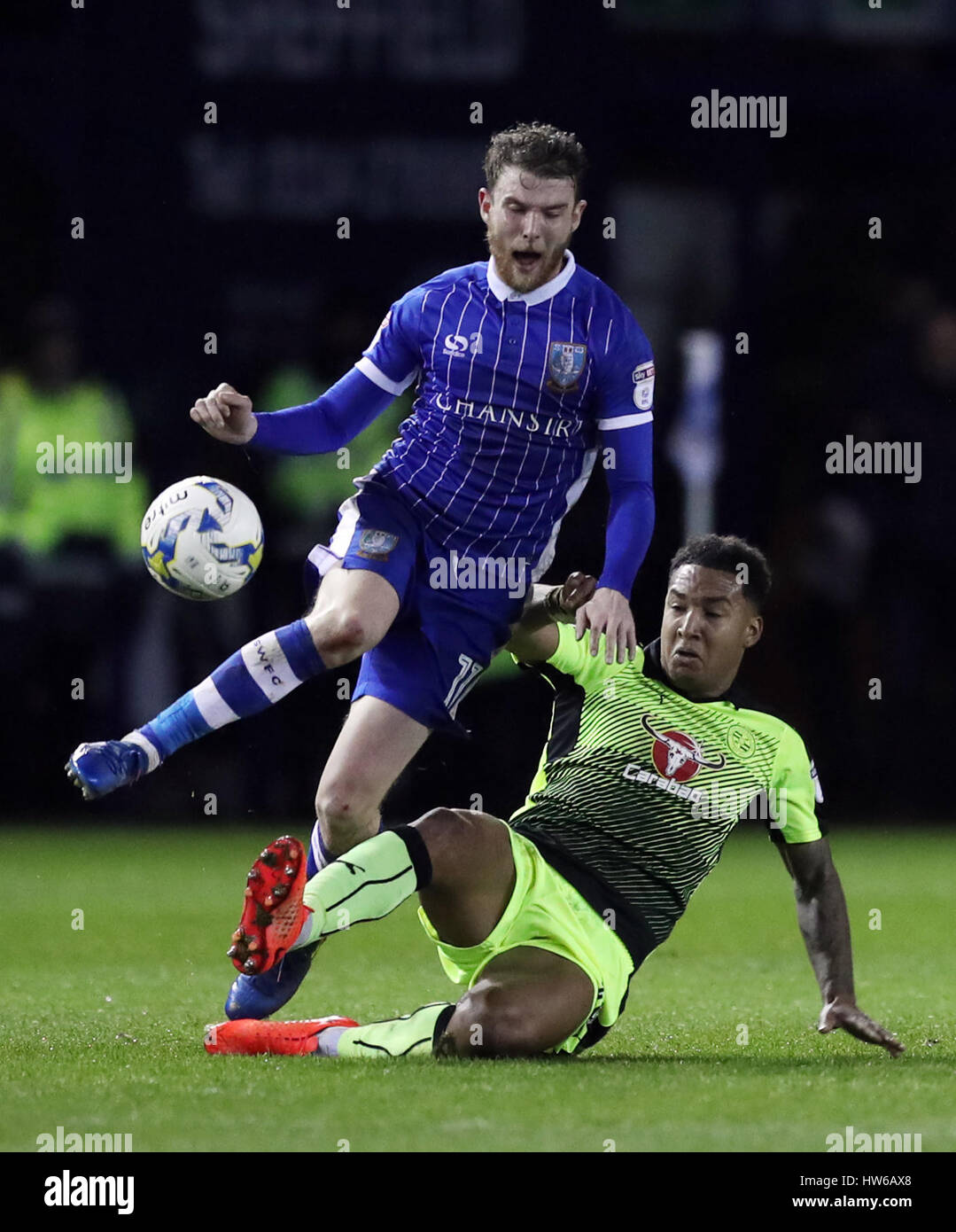 Sheffield Wednesday's Sam Winnall (left) and Reading's Liam Moore ...