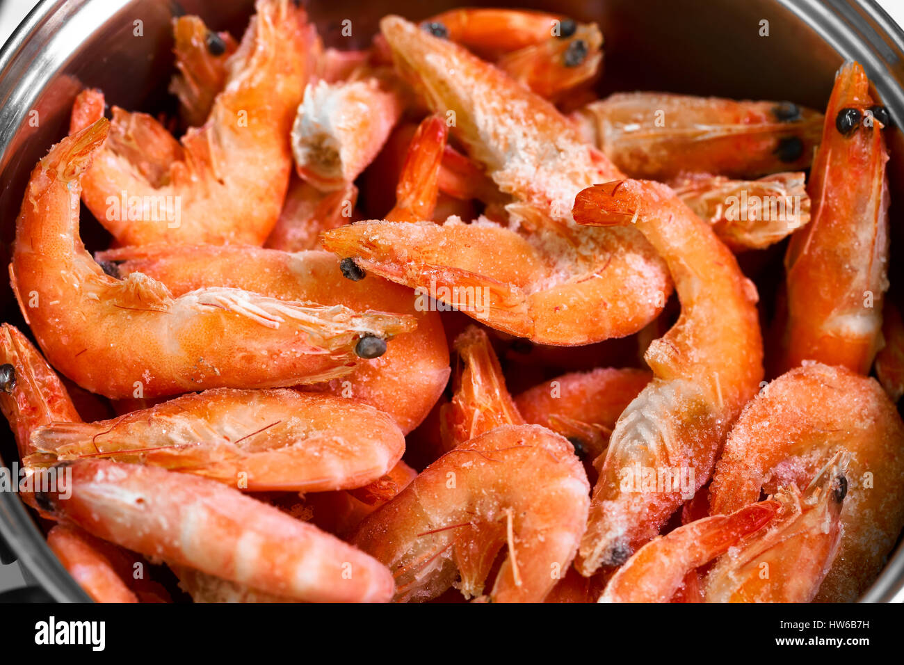 Many shrimp in the pan. Close up photo Stock Photo - Alamy