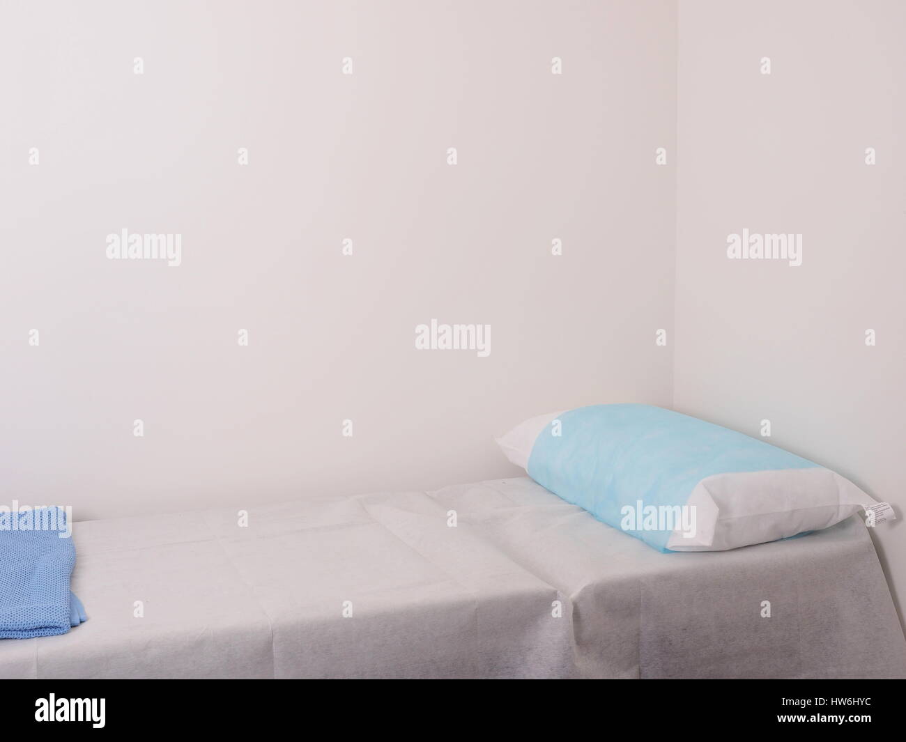 First aid room hi-res stock photography and images - Alamy