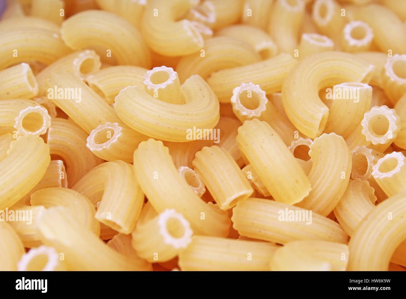 ŰMacaroni dry pasta texture Stock Photo - Alamy