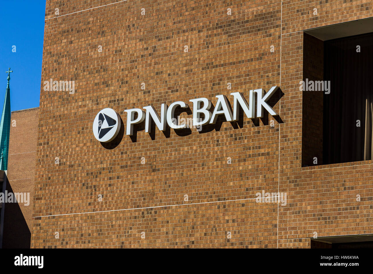 Pnc bank building hi-res stock photography and images - Alamy