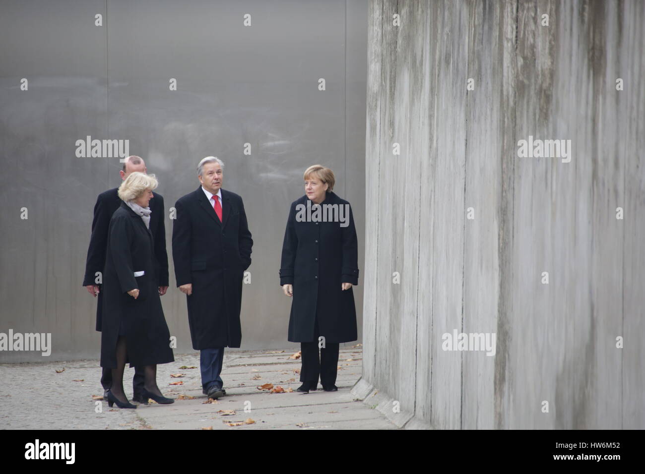 Deutsche kanzlerin angela merkel walk hi-res stock photography and ...