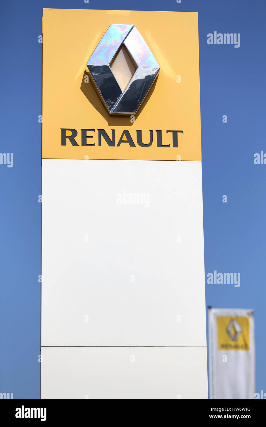 Renault badge hi-res stock photography and images - Alamy