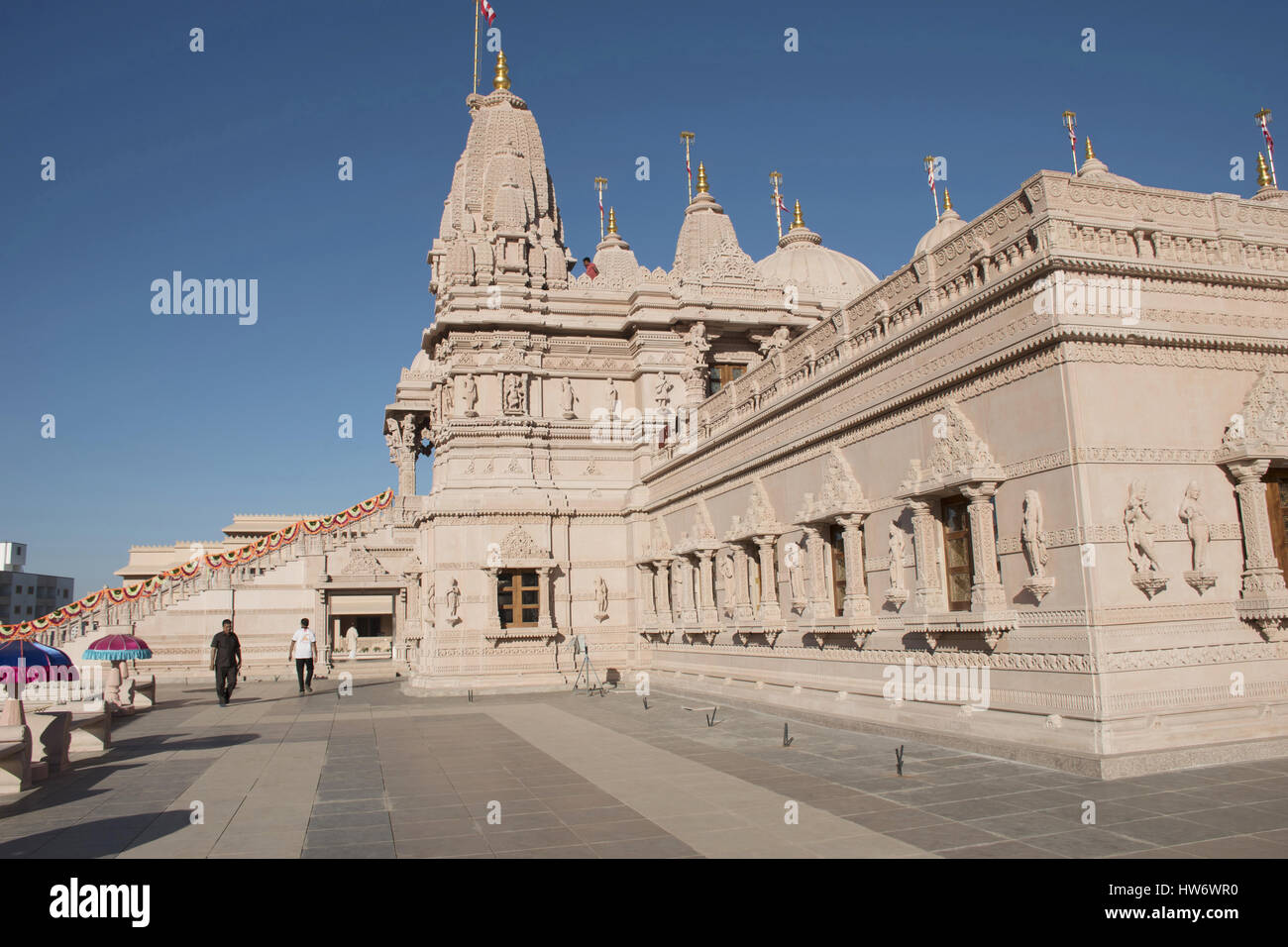 Side Façade, BAPS Swaminarayan mandir, Katraj, Pune Stock Photo - Alamy