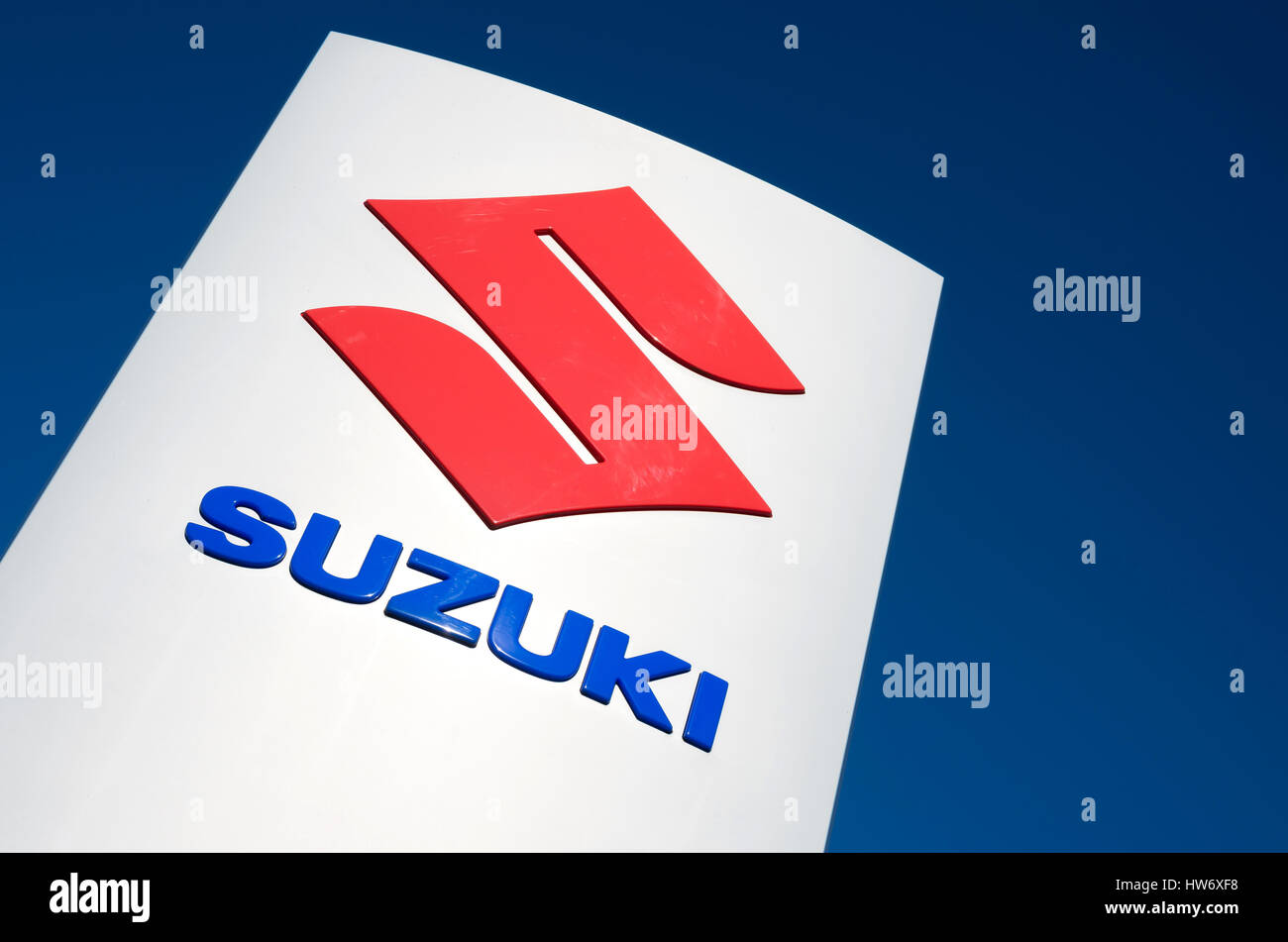 Suzuki car badge hi-res stock photography and images - Alamy