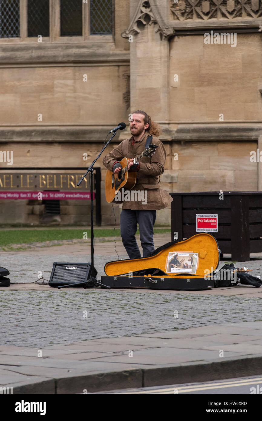 Male street busker guitar singing hi-res stock photography and images ...