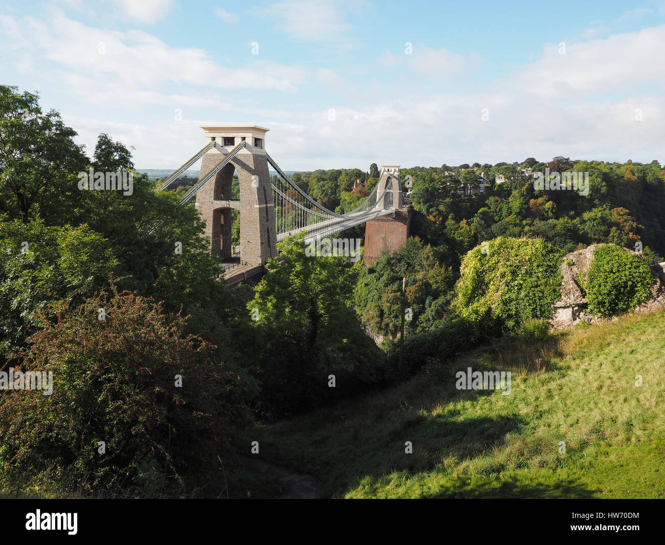 Clifton Suspension Bridge spanning the Avon Gorge and River Avon ...