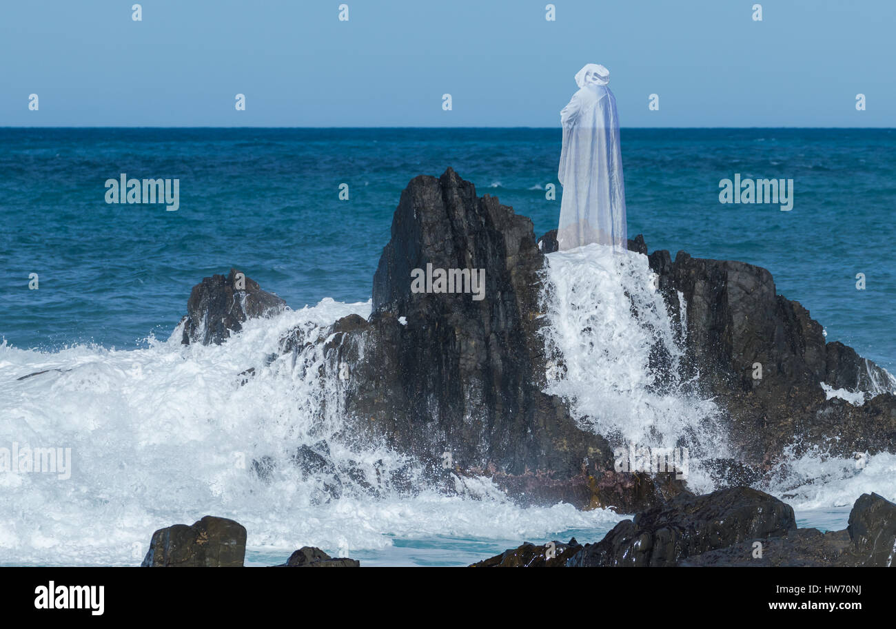 White sea waves hi-res stock photography and images - Alamy