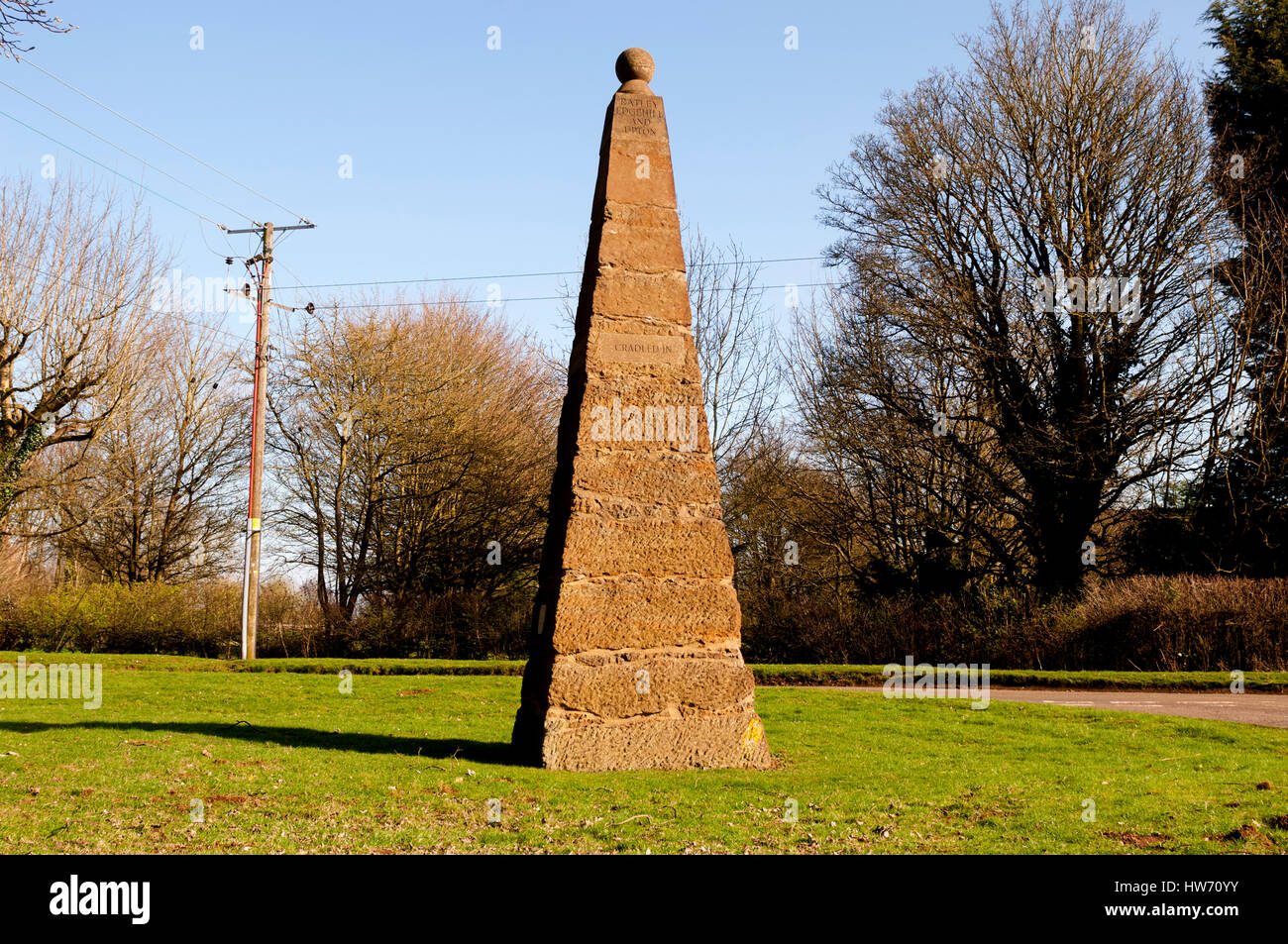 Roadside edge hi-res stock photography and images - Alamy