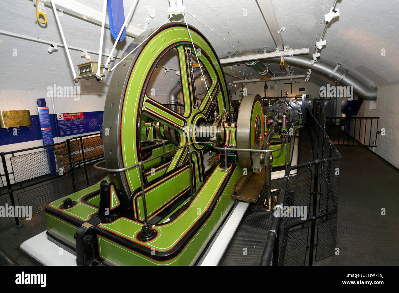 Tower bridge steam engines hi-res stock photography and images - Alamy
