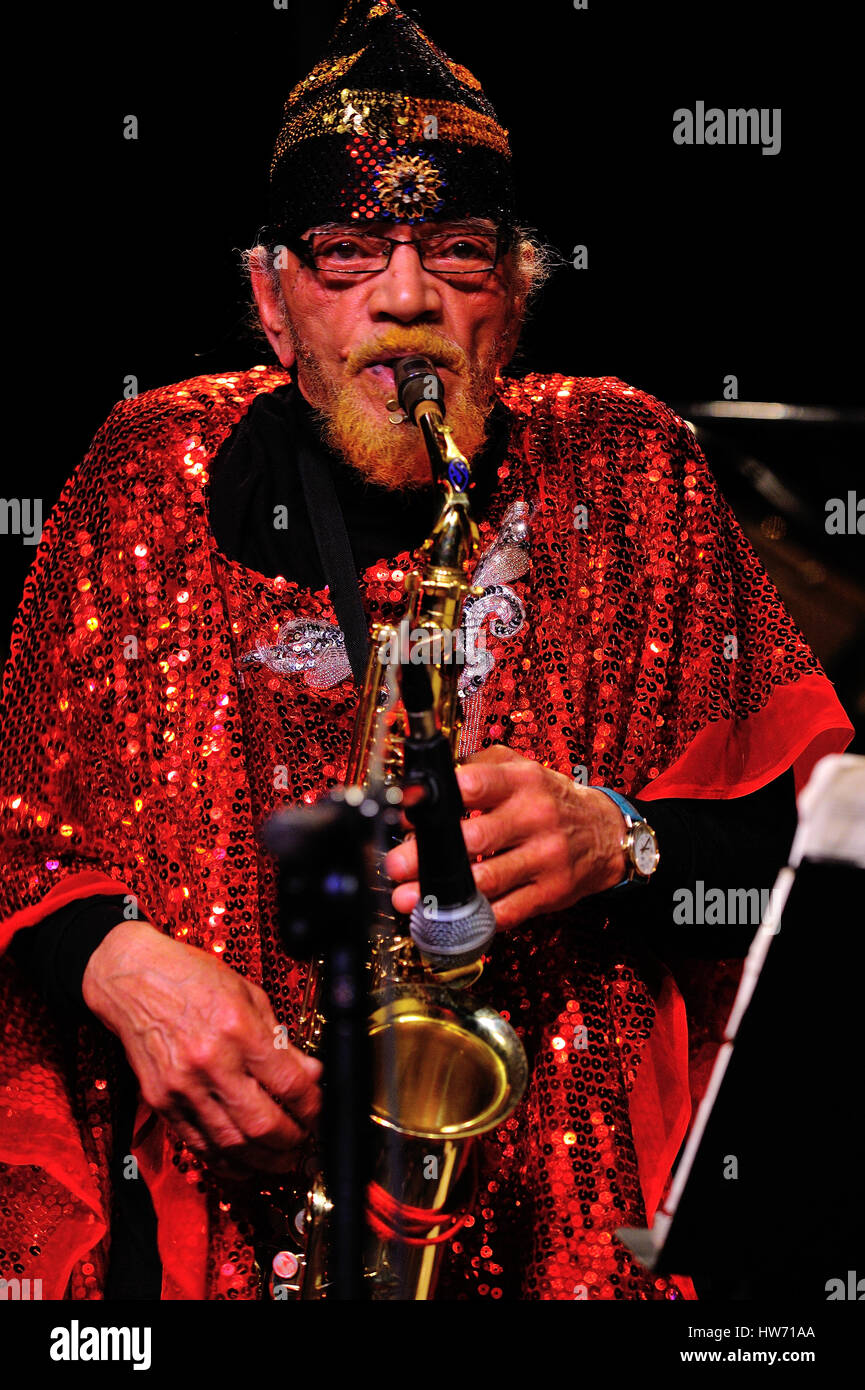 Flute sun ra arkestra hi-res stock photography and images - Alamy