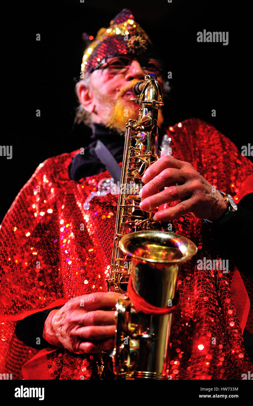 Flute sun ra arkestra hi-res stock photography and images - Alamy