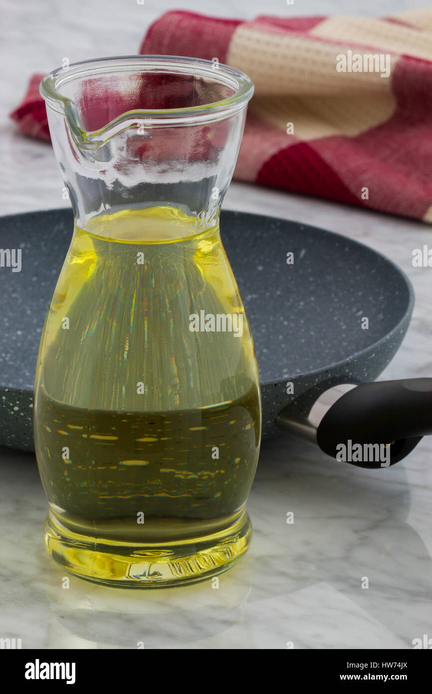 beautifully styled cooking oil an staple of food preparation Stock ...