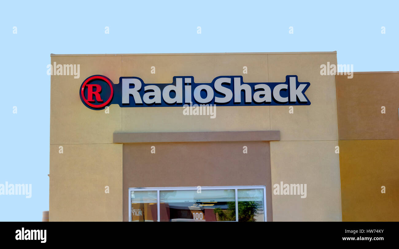 Radioshack store and sign hi-res stock photography and images - Alamy