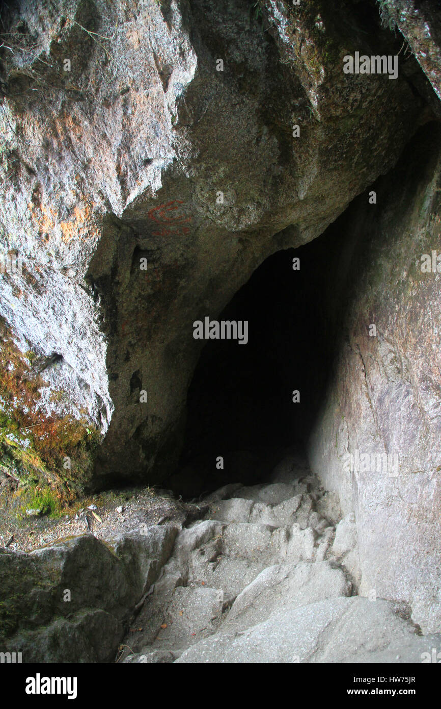 Tunnel through mountain hi-res stock photography and images - Alamy