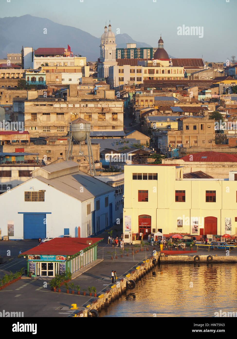 Cuban docks hi-res stock photography and images - Alamy