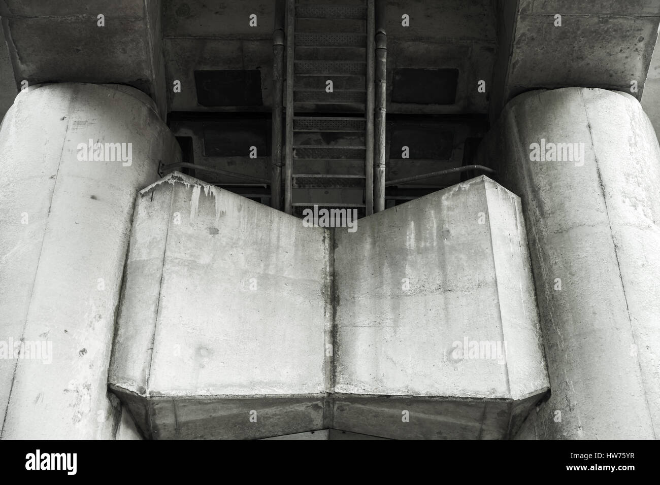 Construction beams and columns hi-res stock photography and images - Alamy