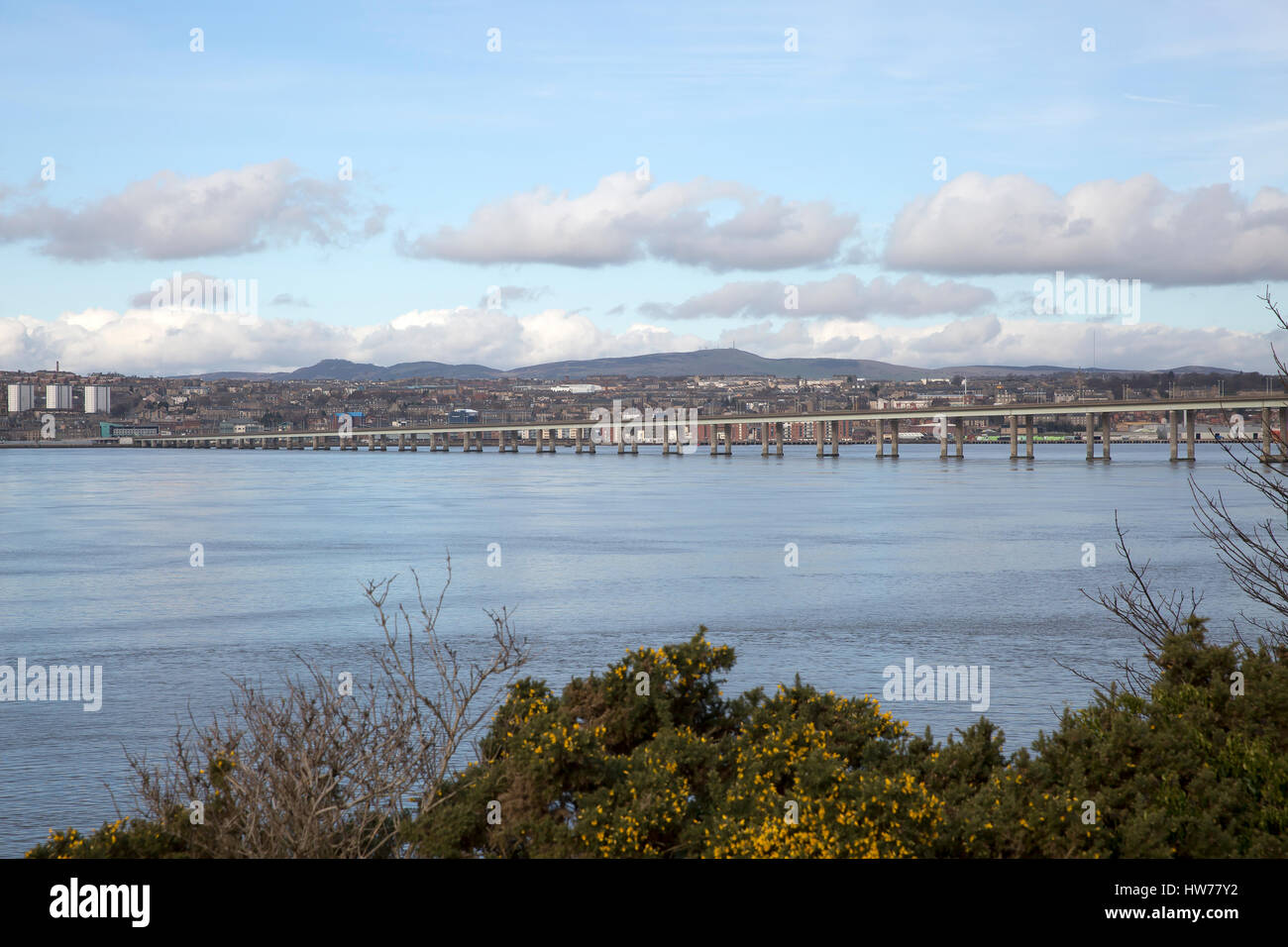 A view of Dundee across the River Tay in Scotland Stock Photo - Alamy