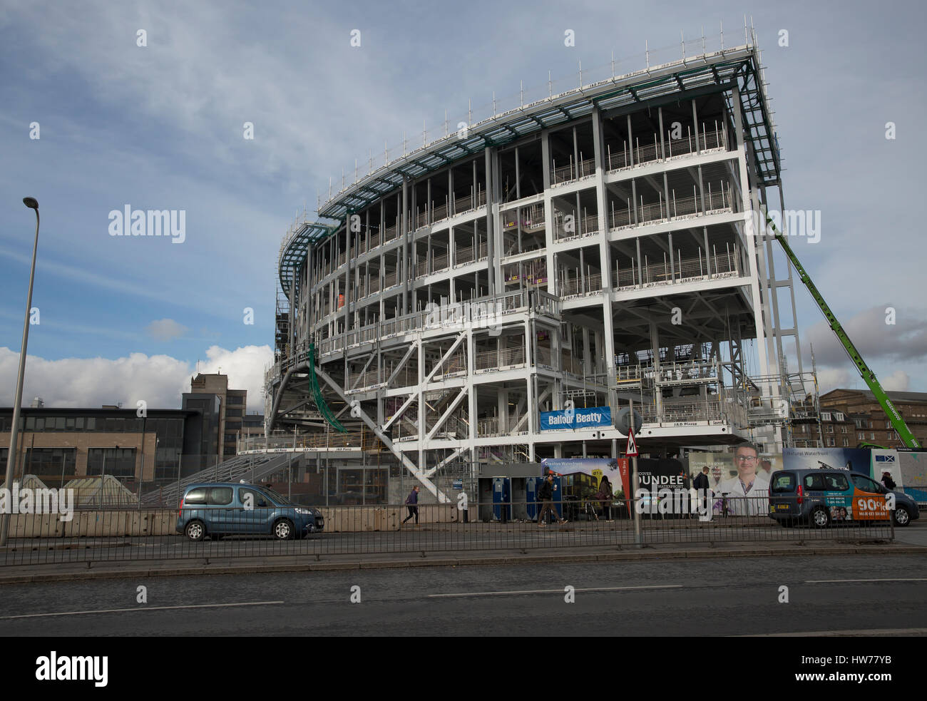 Dundee railway station hi-res stock photography and images - Alamy