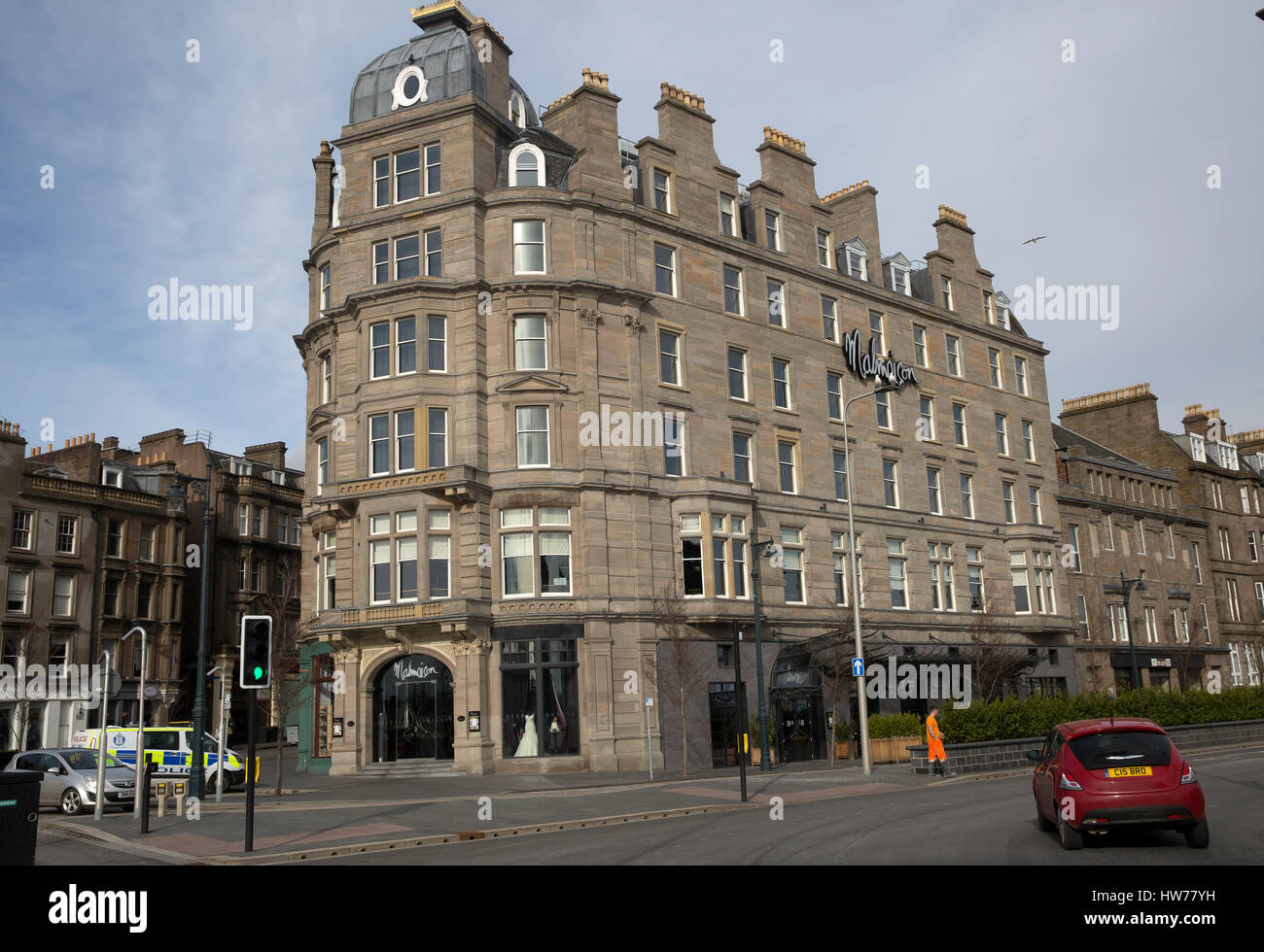 Dundee city square fountains hi-res stock photography and images - Alamy