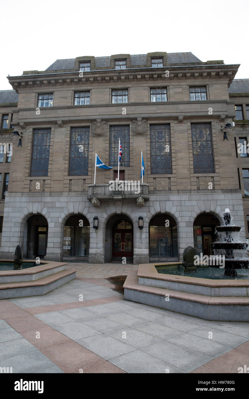 Dundee city square hi-res stock photography and images - Alamy