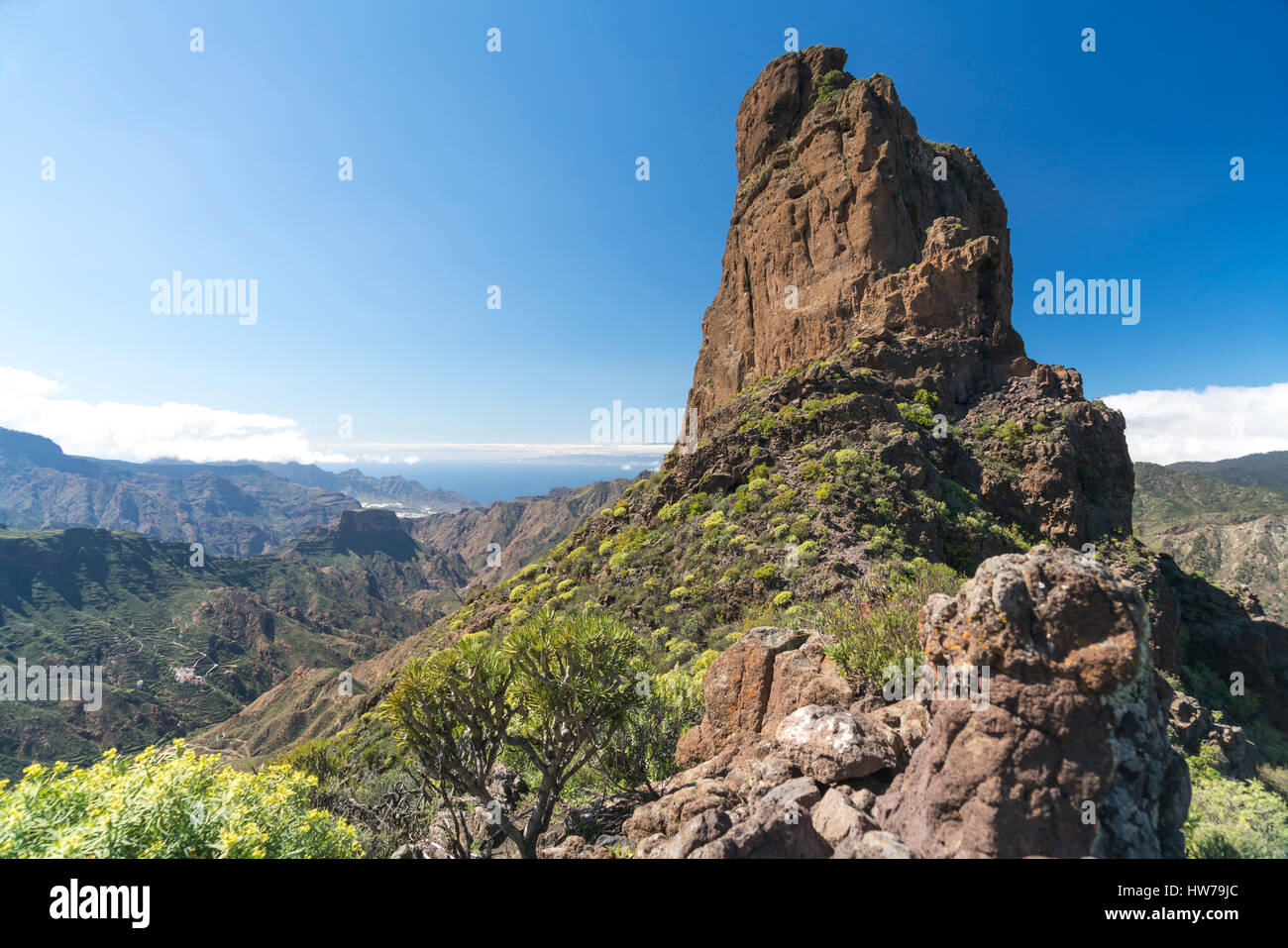 Landschaft am Monolith Roque Bentayga, Insel Gran Canaria, Kanarische ...
