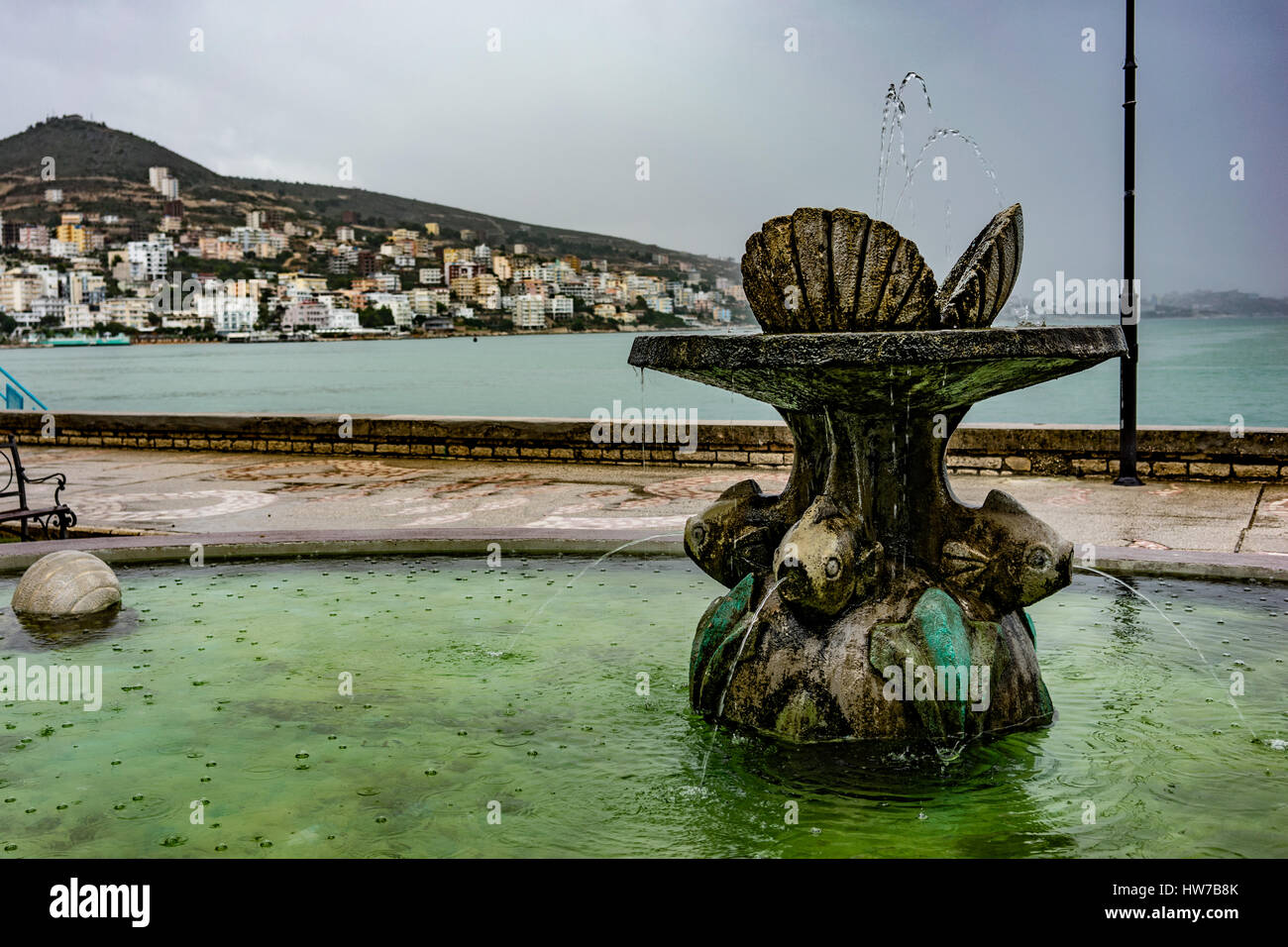 Clamshell fountain hi-res stock photography and images - Alamy