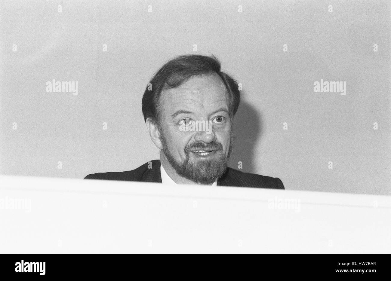 Robin cook hi-res stock photography and images - Alamy