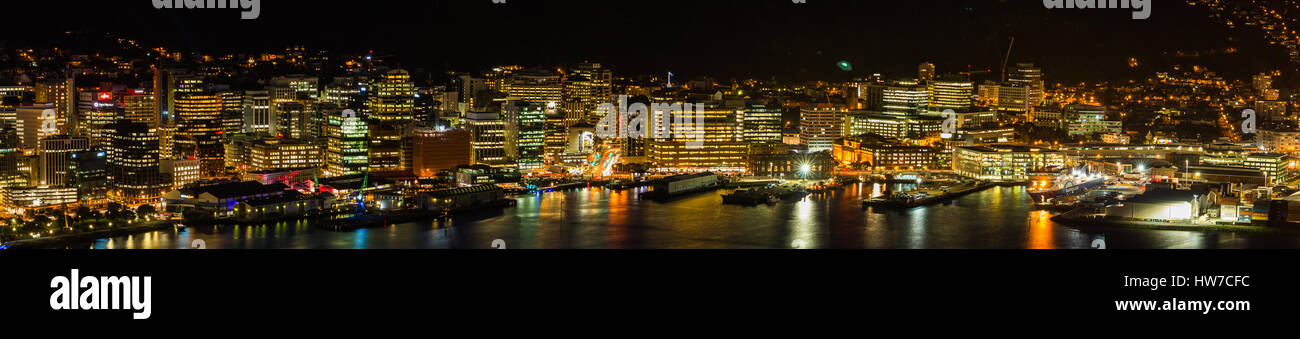 Lights of Wellington New Zealand at night Stock Photo - Alamy