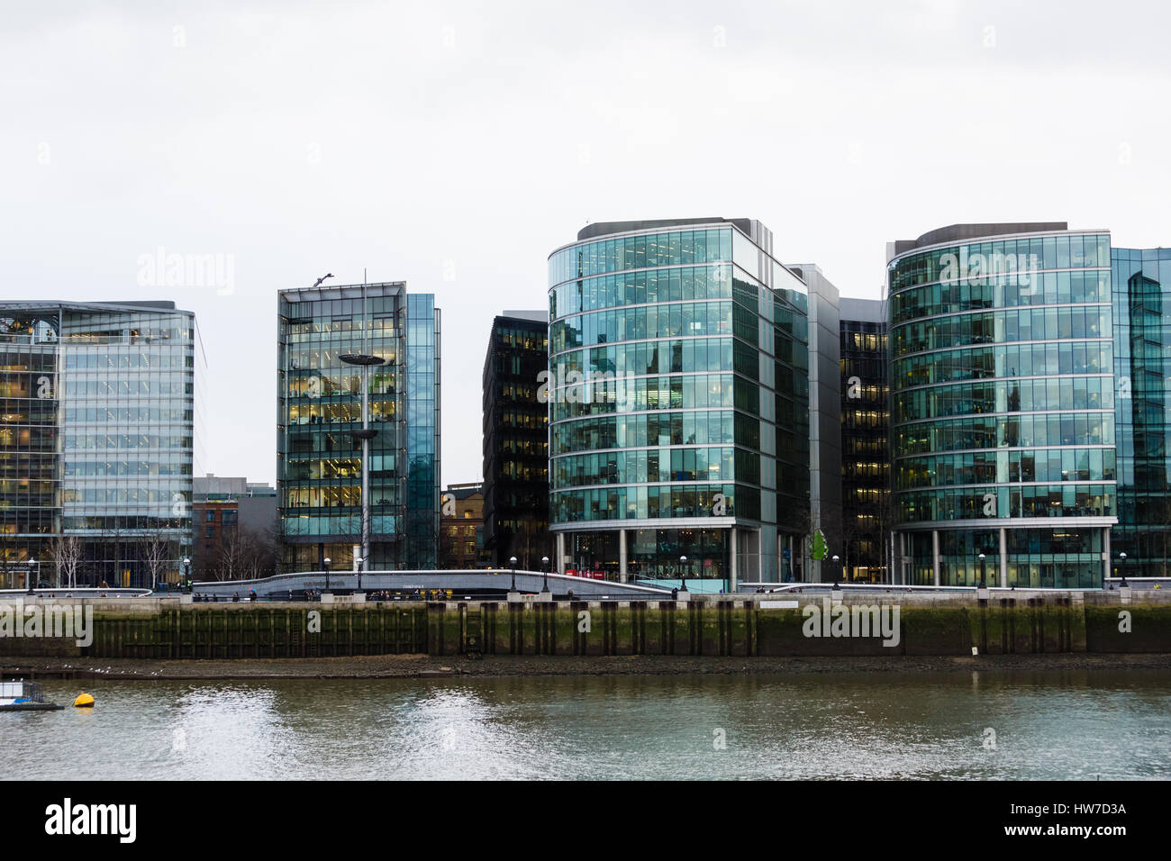 Offices people in business center hi-res stock photography and images ...
