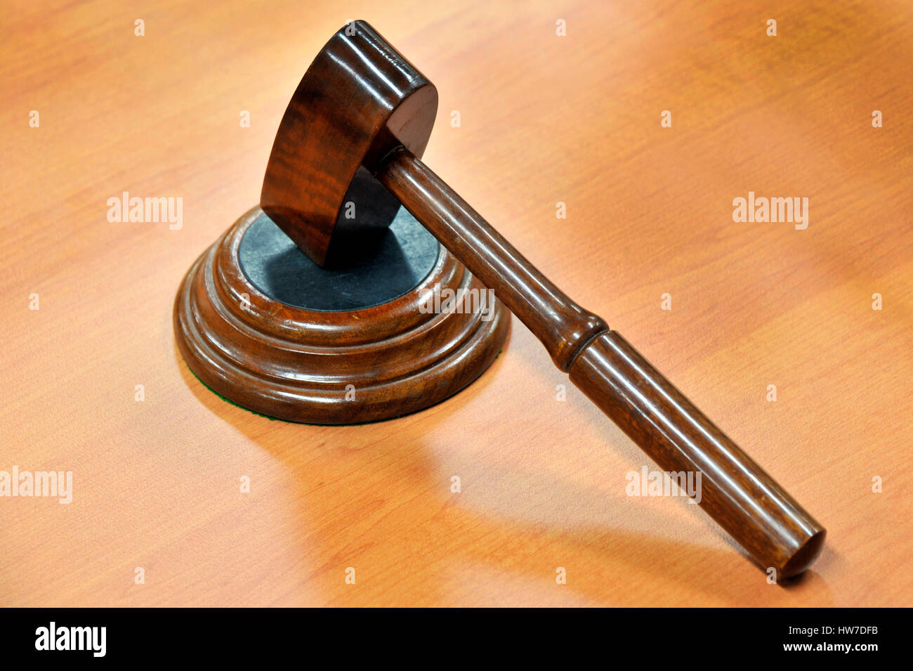 Gavel judge hi-res stock photography and images - Alamy