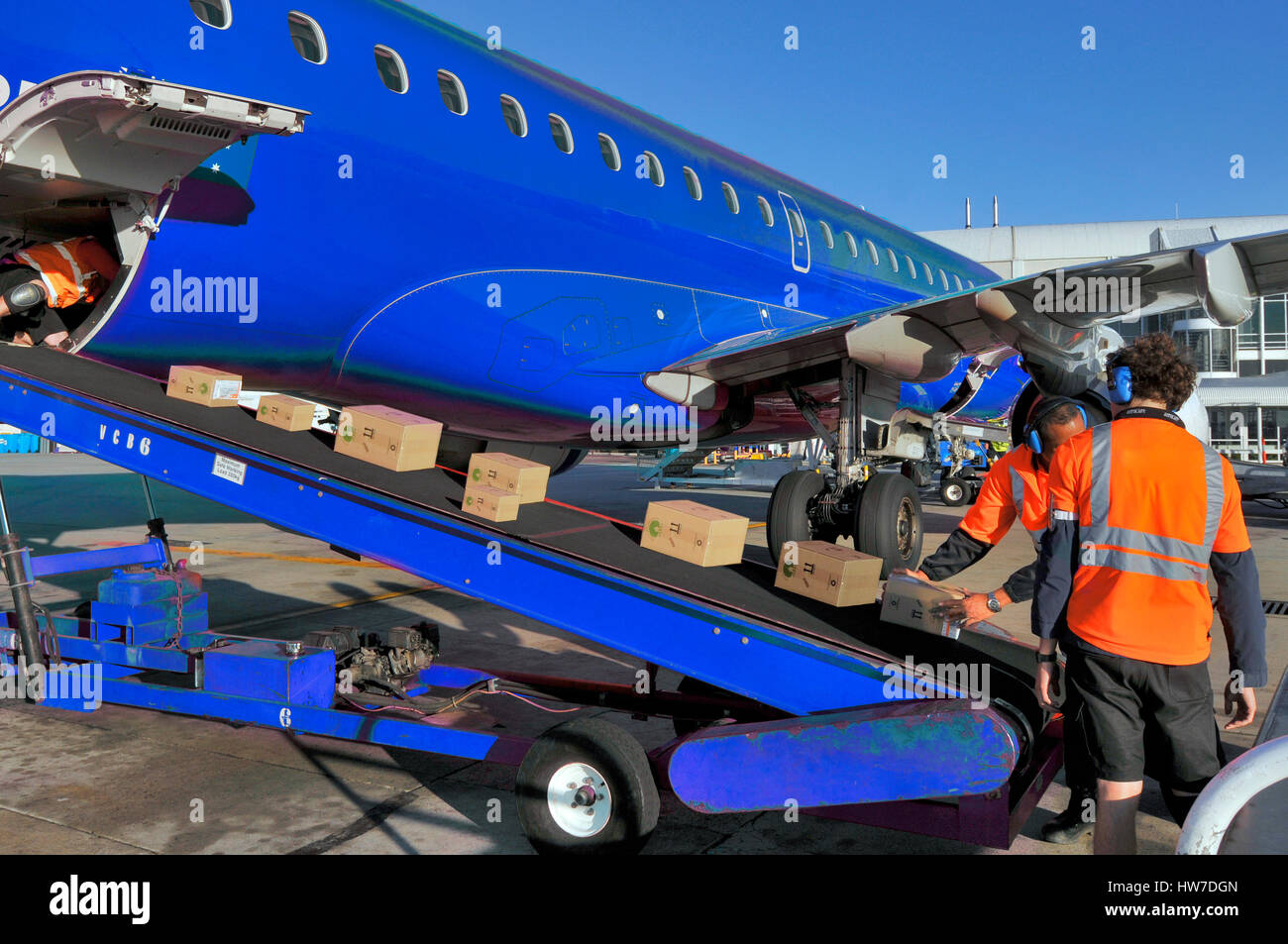 Cargo unloading hi-res stock photography and images - Alamy