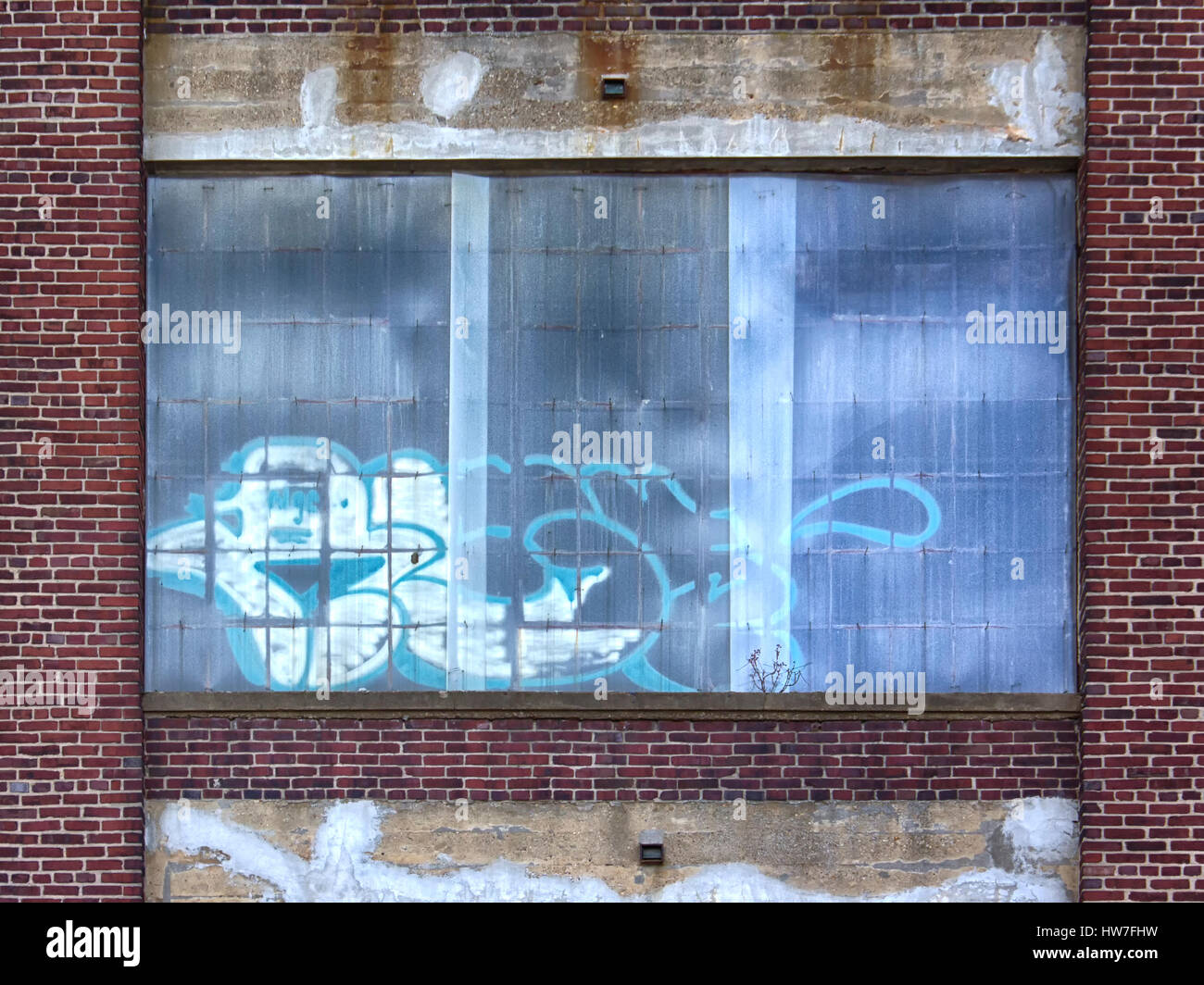 Faded graffiti hi-res stock photography and images - Alamy