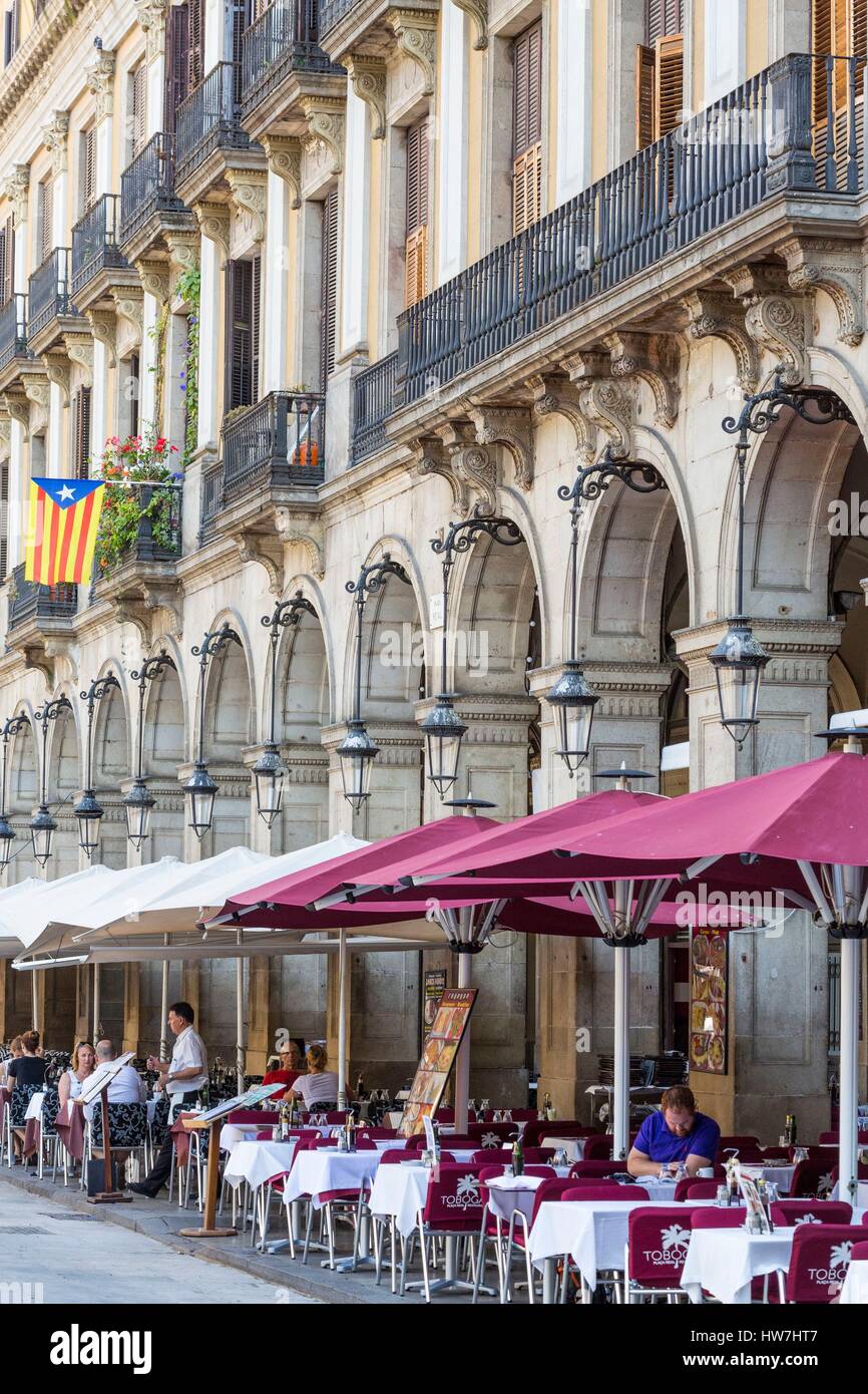 Placa reial arcades hi-res stock photography and images - Alamy