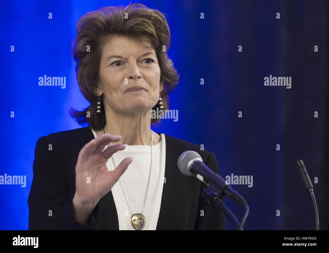 Lisa murkowski hi-res stock photography and images - Alamy