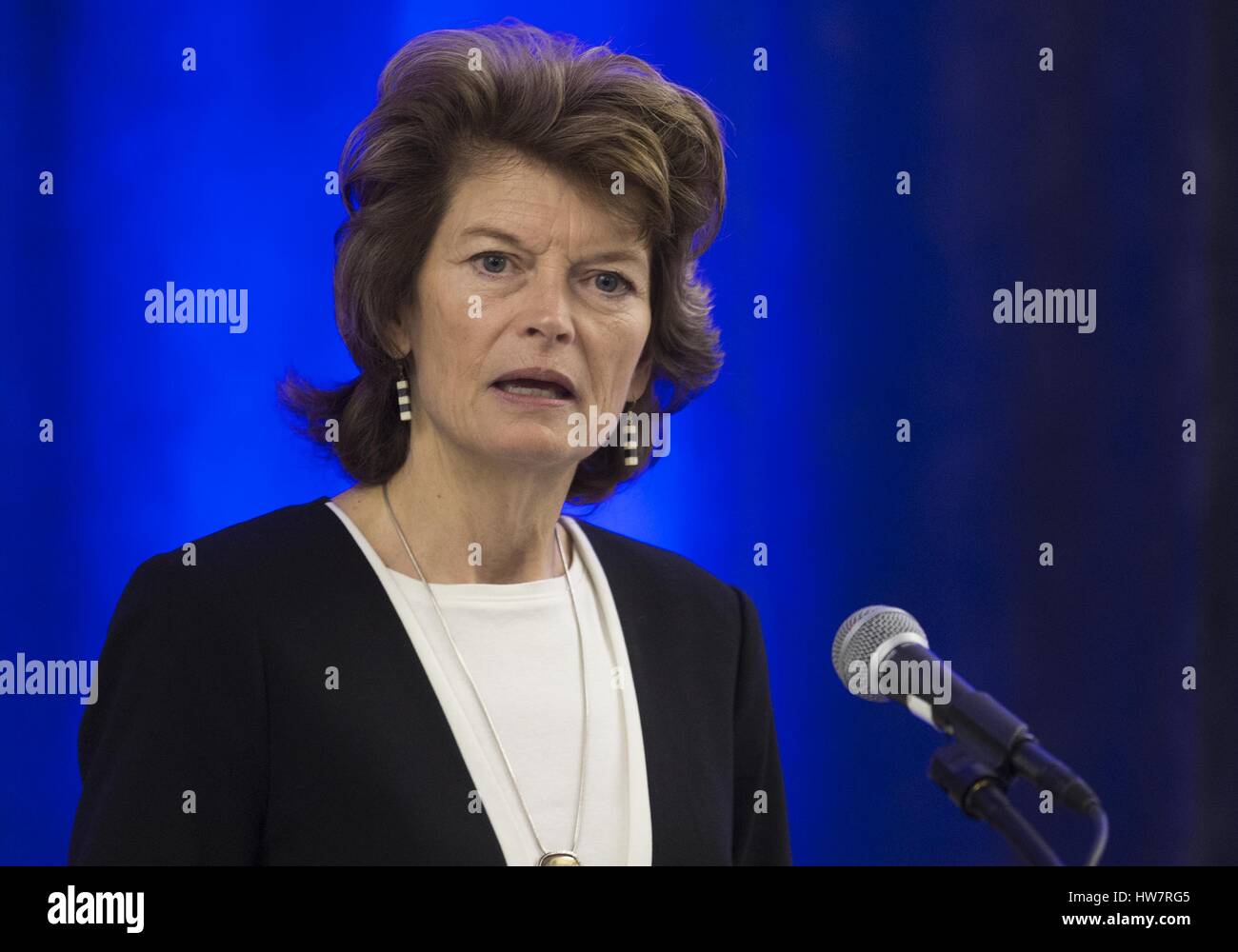 Lisa murkowski hi-res stock photography and images - Alamy