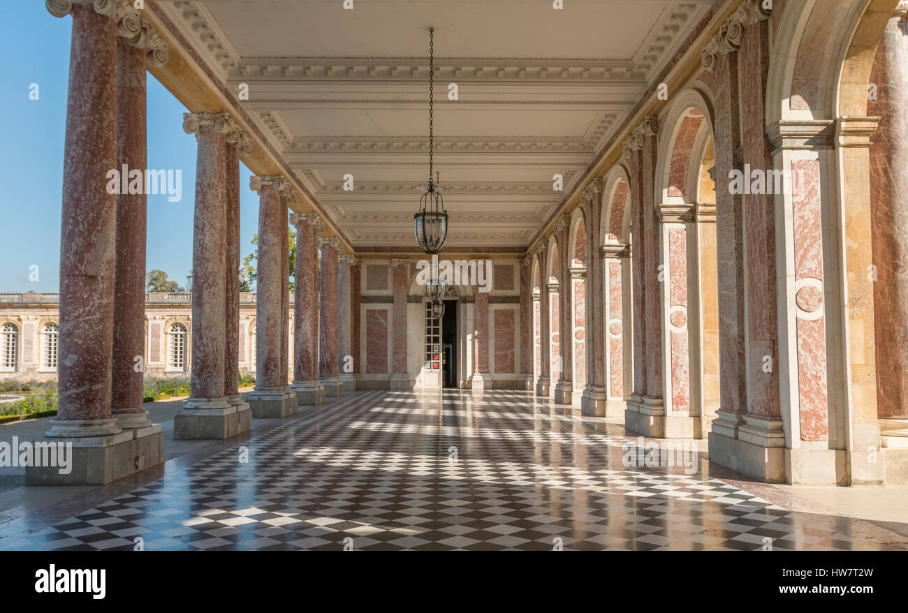 Château de versailles windows marble hi-res stock photography and ...