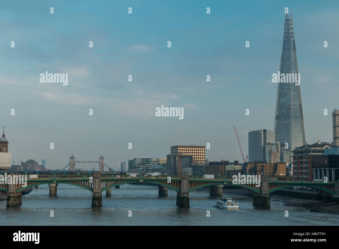 The shard tower bridge hi-res stock photography and images - Alamy