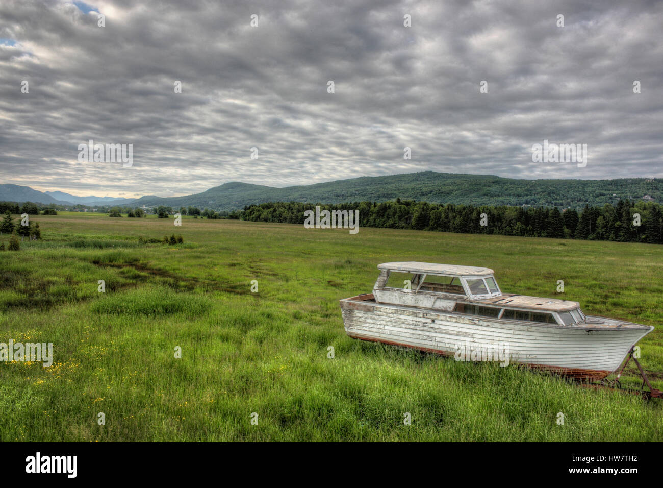 Old rusty boat in field hi-res stock photography and images - Alamy