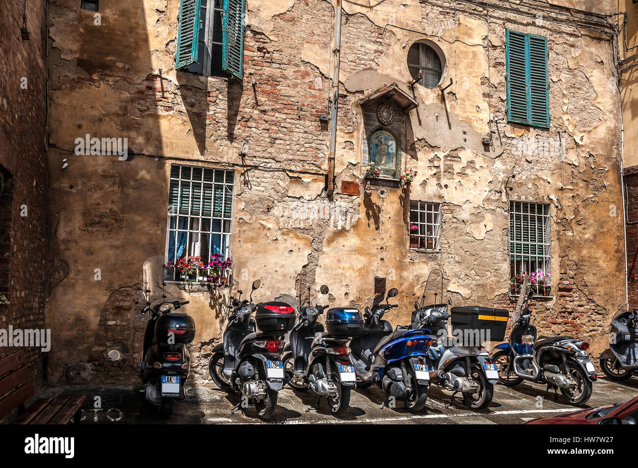 Scooter siena hi-res stock photography and images - Alamy