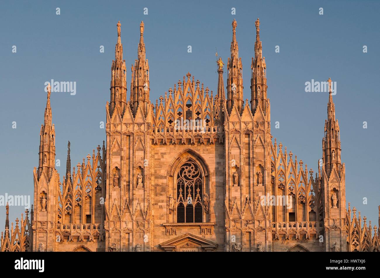 Italy the facade of the milans cathedral hi-res stock photography and ...