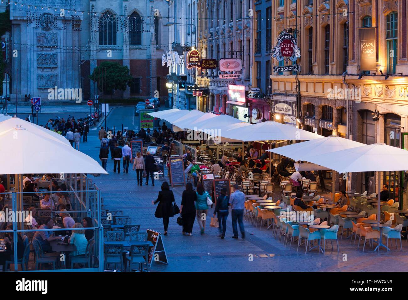 Lille night restaurant hi-res stock photography and images - Alamy