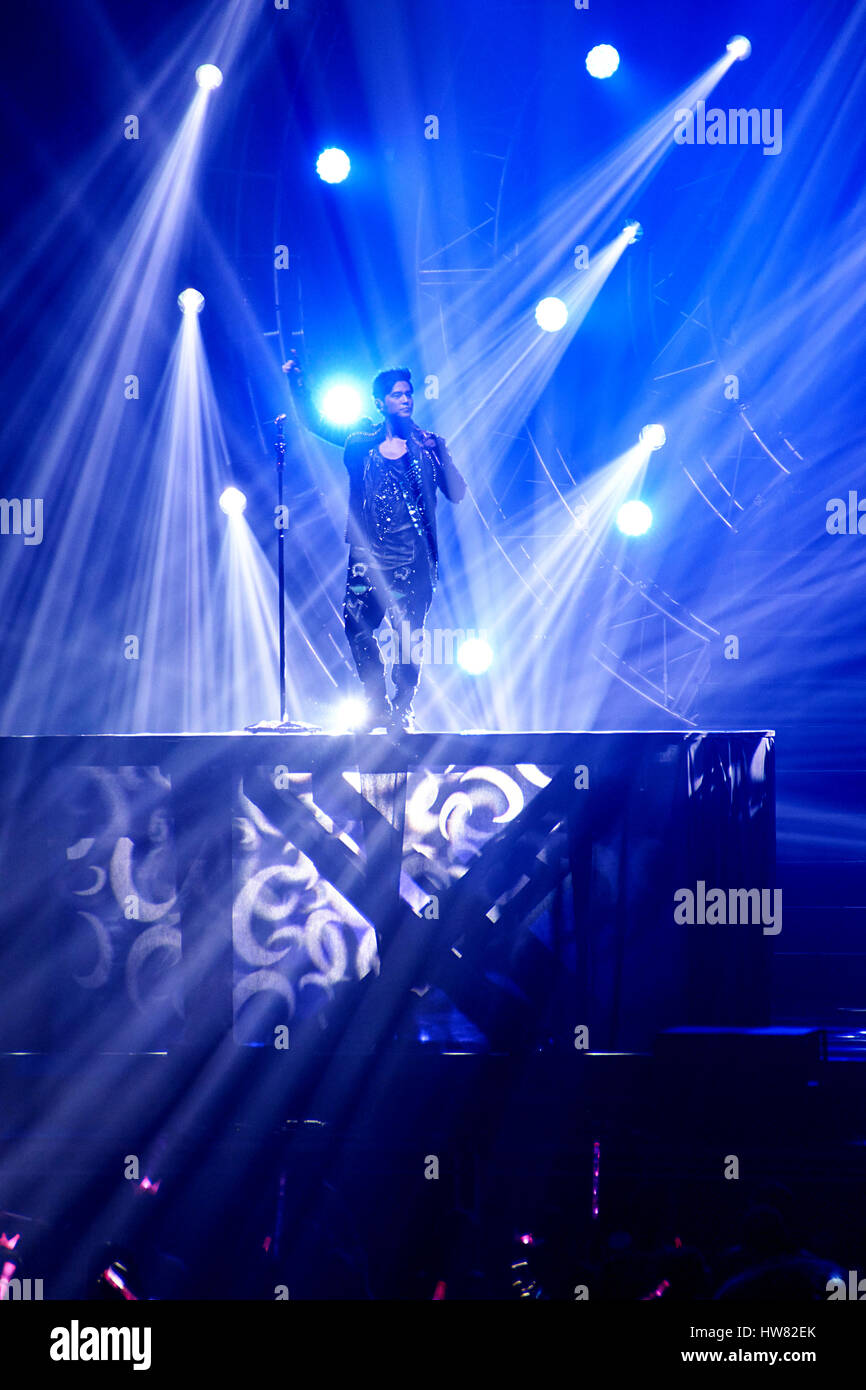 Sold out concert hi-res stock photography and images - Alamy