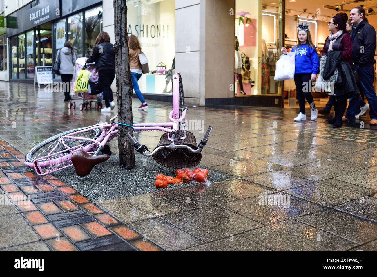 Nottingham, UK. 18th Mar, 2017. Heavy rain and cooler temperatures in ...