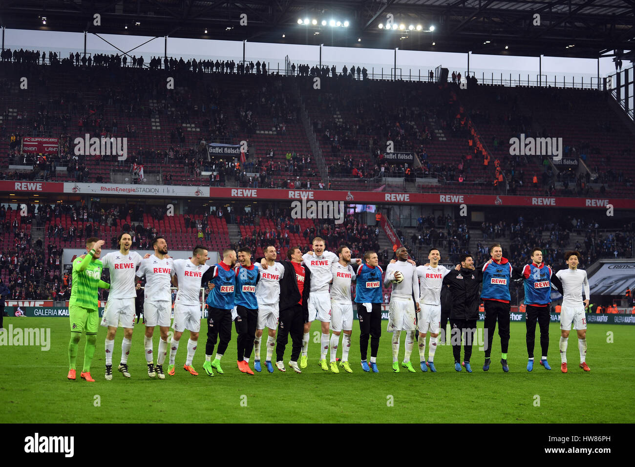 Cologne's team celebrates the 4:2 victory after the Bundesliga soccer ...