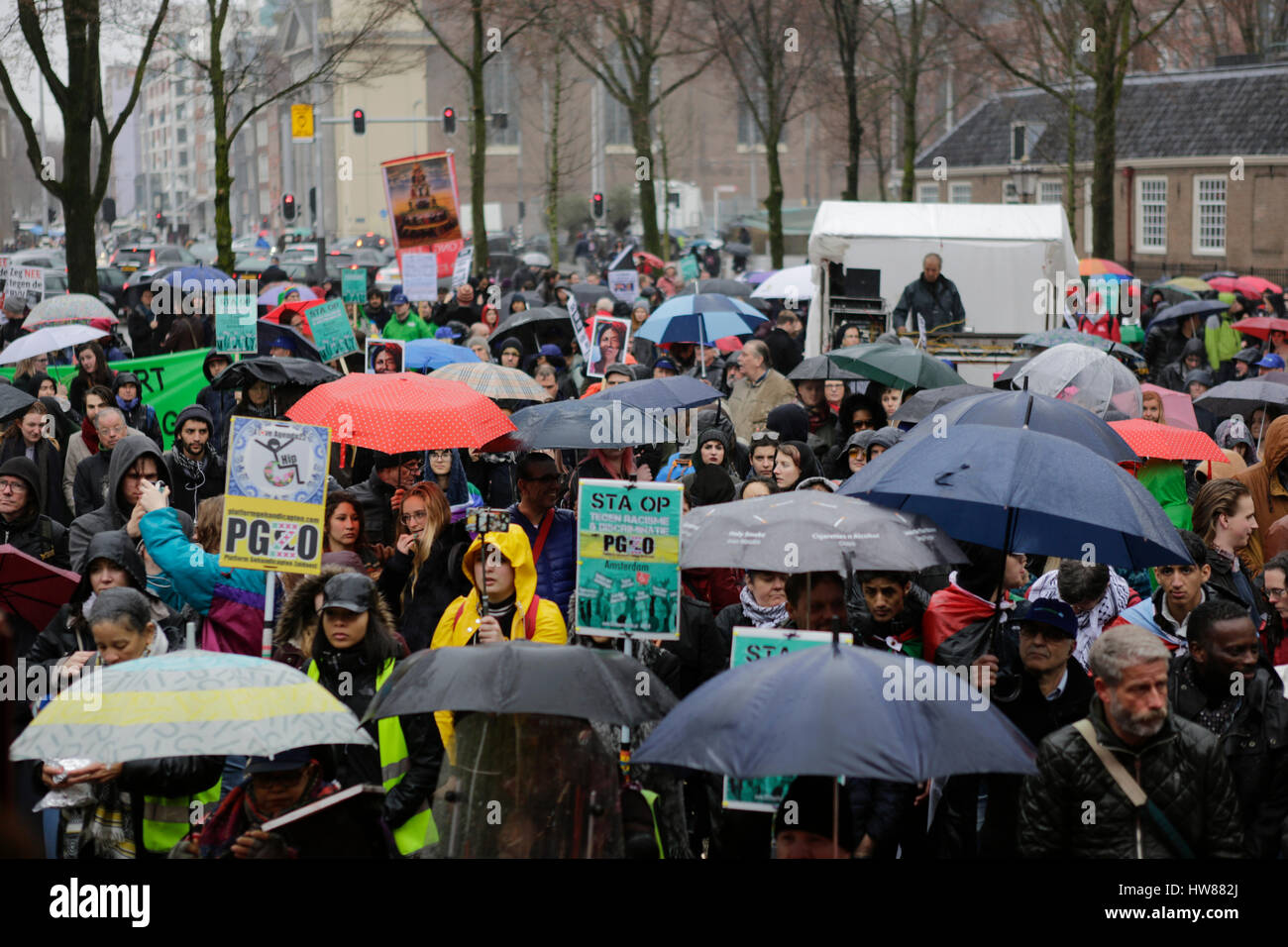 Amsterdam, Netherlands. 18th Mar, 2017. The protesters march with ...
