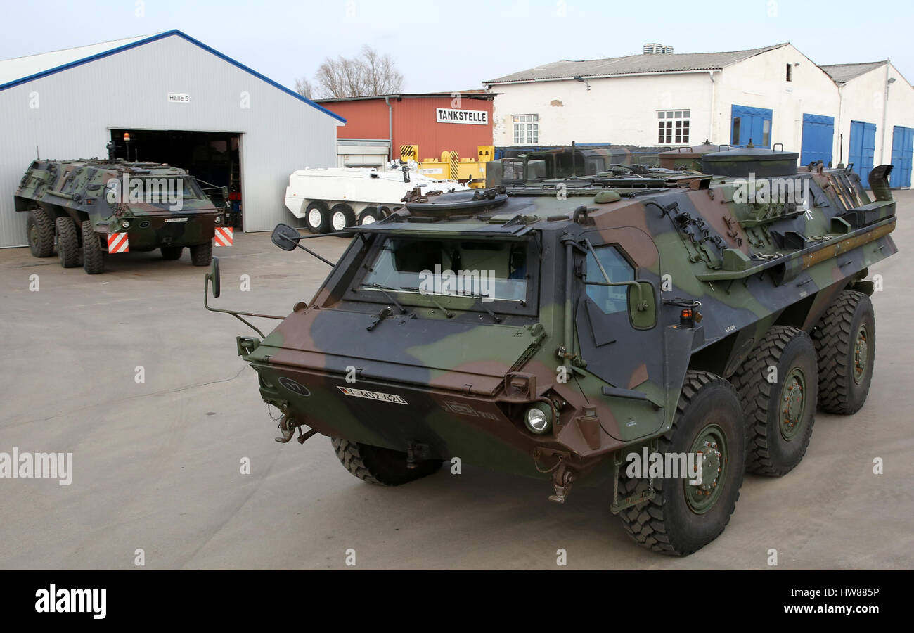 Military vehicles of the German Bundeswehr can be seen at the FWW ...