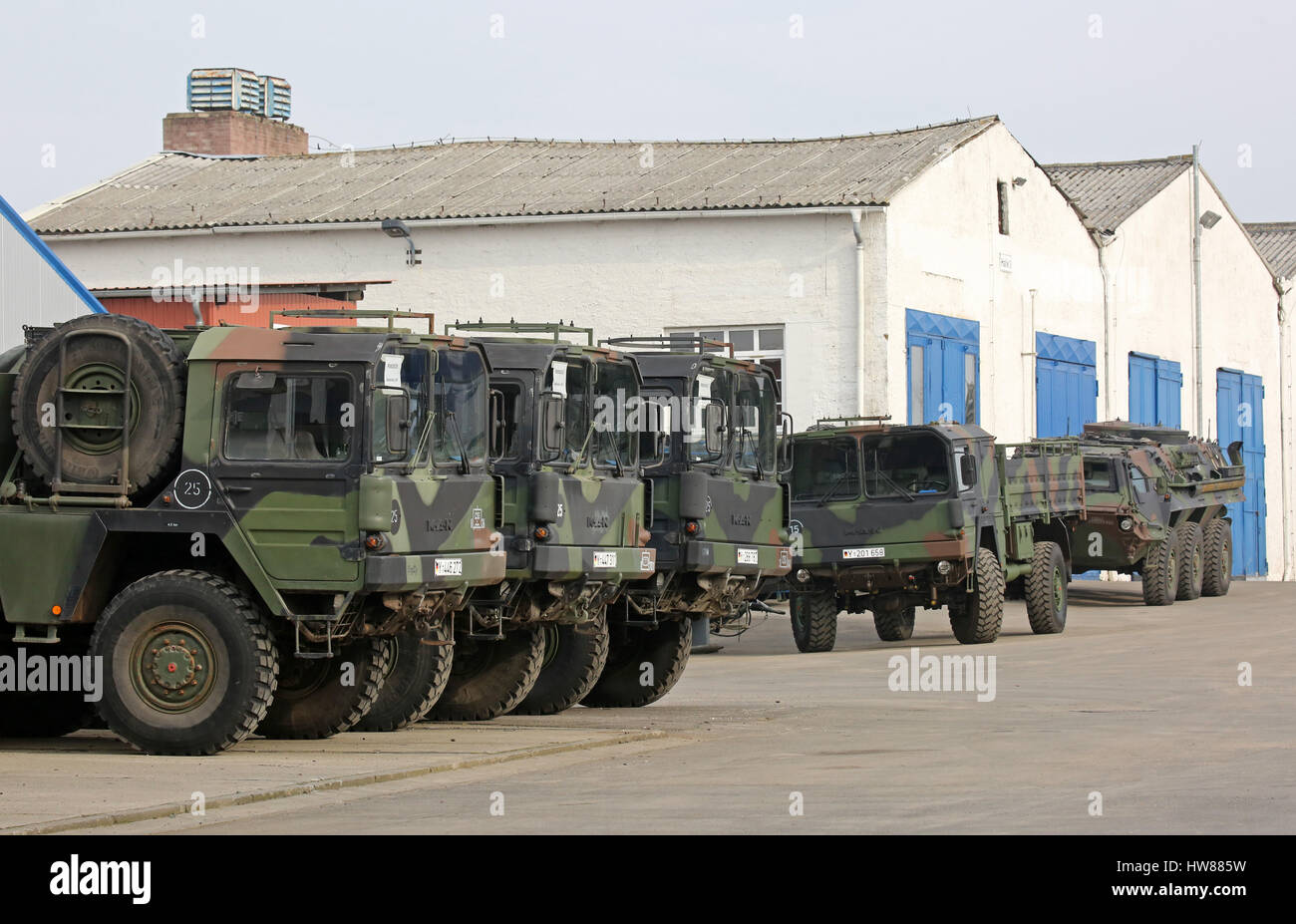 Military vehicles of the German Bundeswehr can be seen at the FWW ...