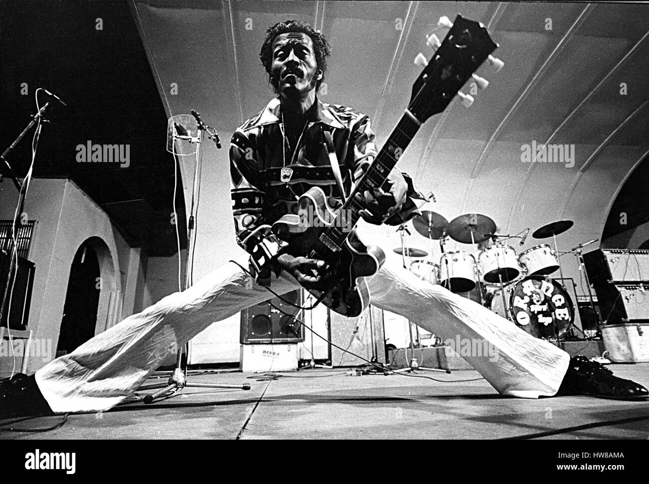 Chuck berry 1957 Black and White Stock Photos & Images - Alamy