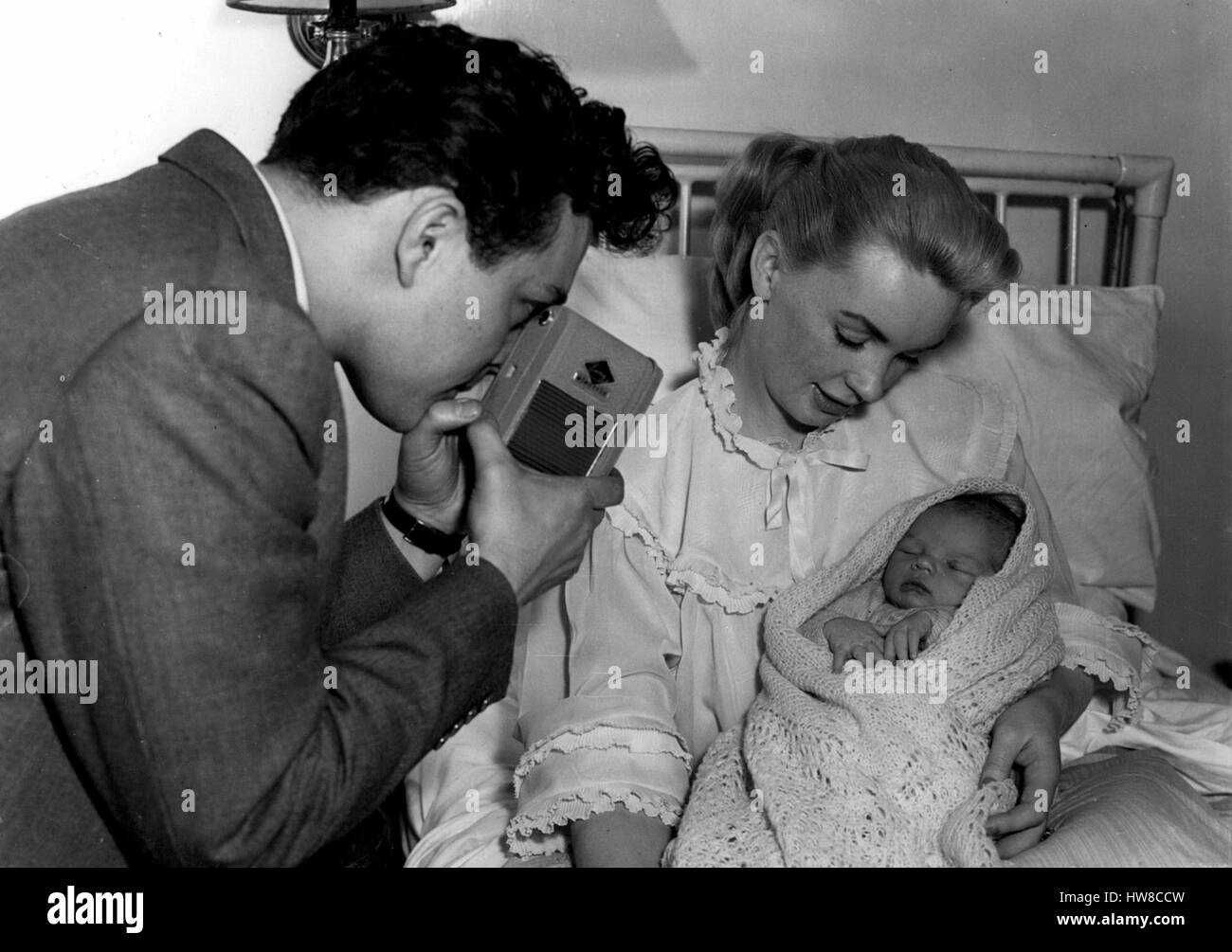 1954 - The popular singer, Dickie Valentine, takes a cine film of his ...